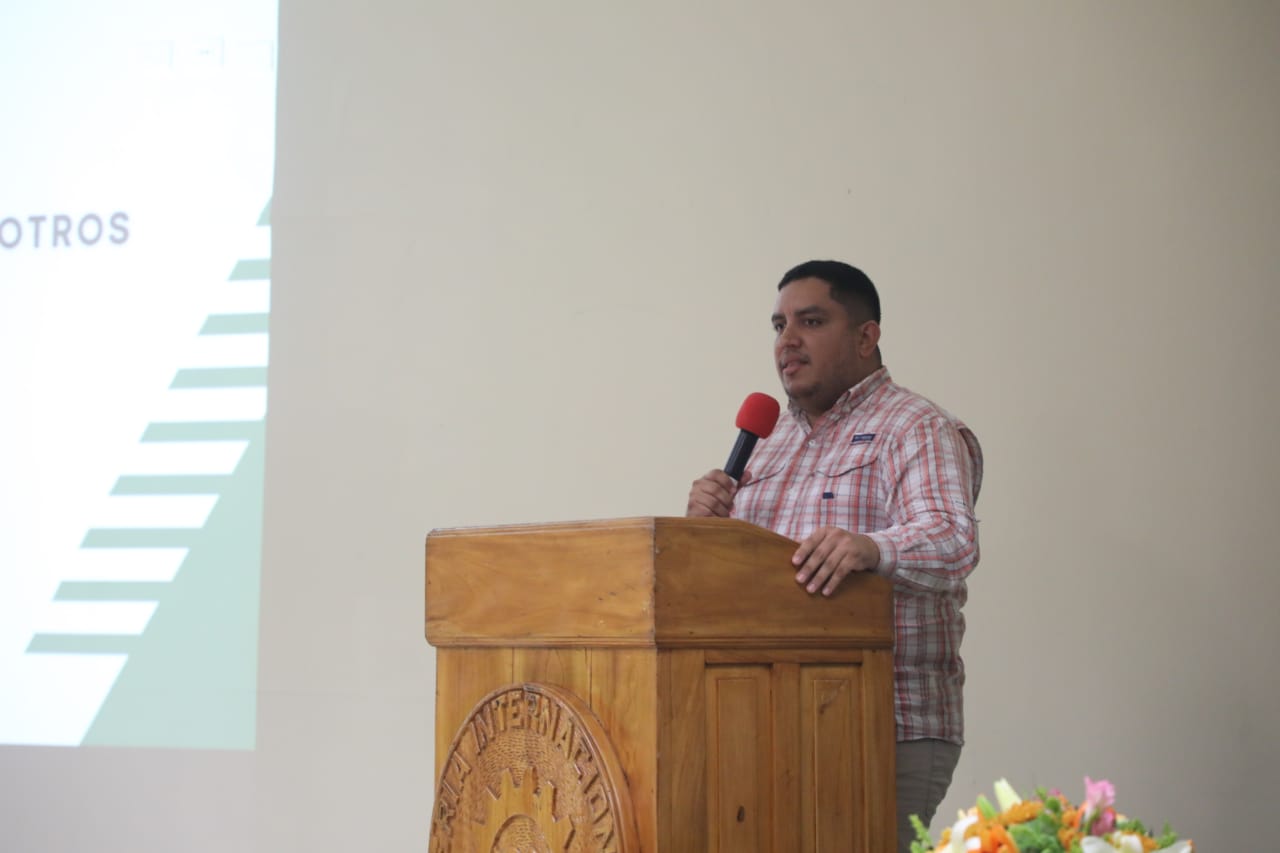 Presentación de tres nuevos programas que beneficiarán a los micros y ...